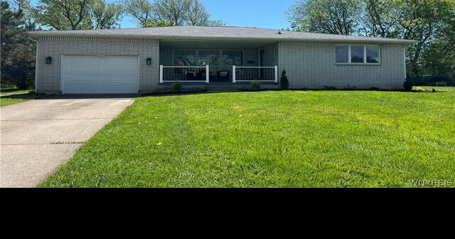 3 Bedroom Home in Tonawanda-Town - $299,000