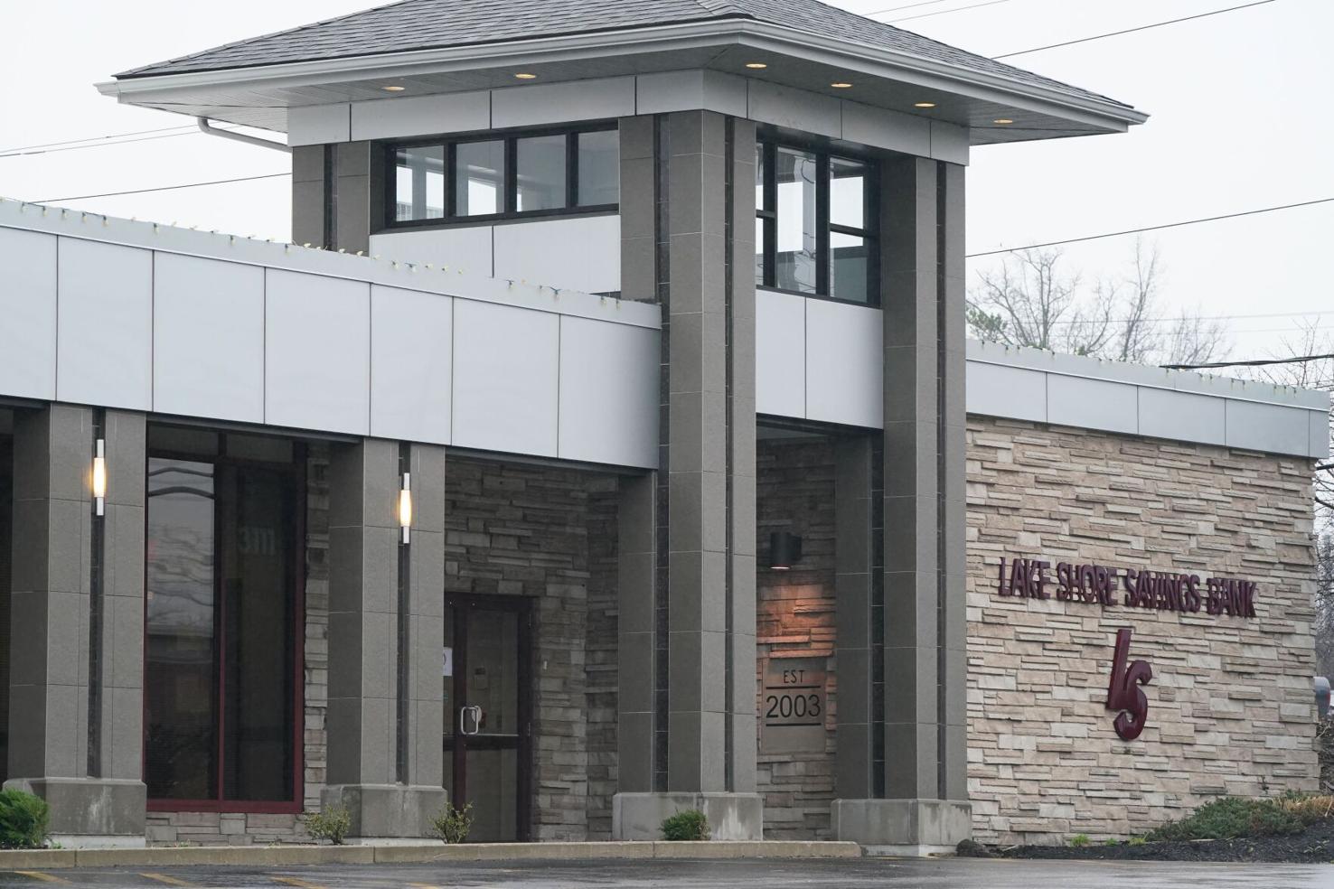 Lake Shore Bank's parent advances conversion