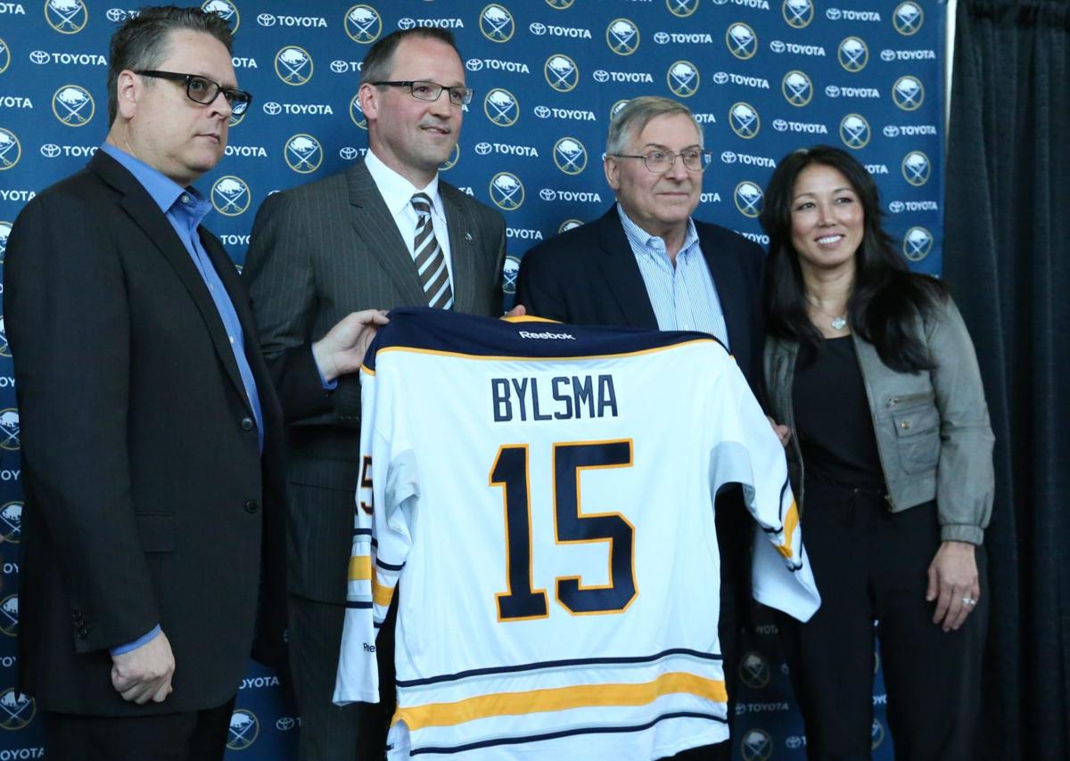 The last photo of Dan Bylsma as coach of the Sabres?