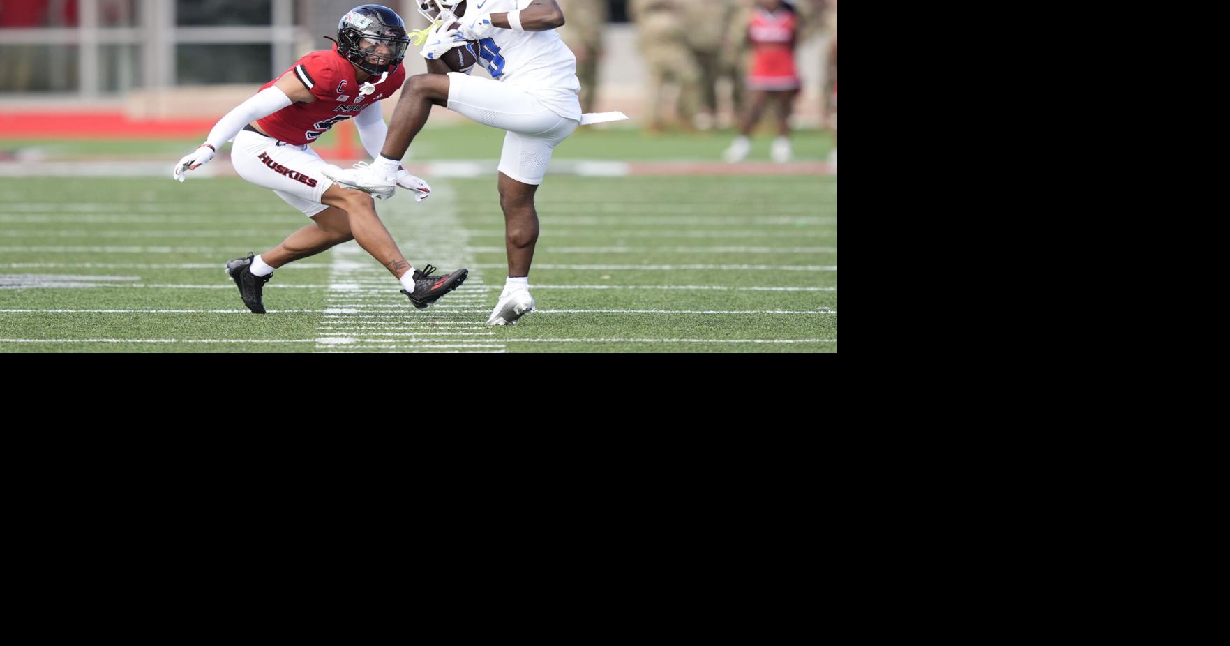 UB’s Victor Snow falls into place among wide receivers