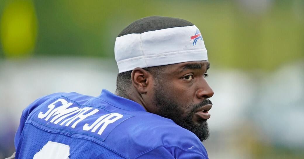Bills' Andre Smith trying to enjoy every day despite looming suspension