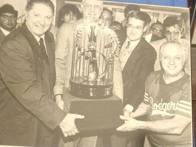 Column: 'Barnum and Bailey Billoni' still a promoter of baseball and ...