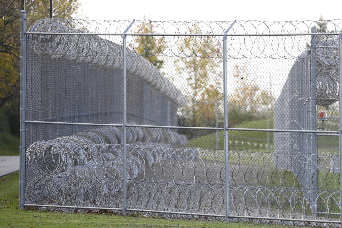 Judge orders vaccination plan for ICE detainees in Batavia