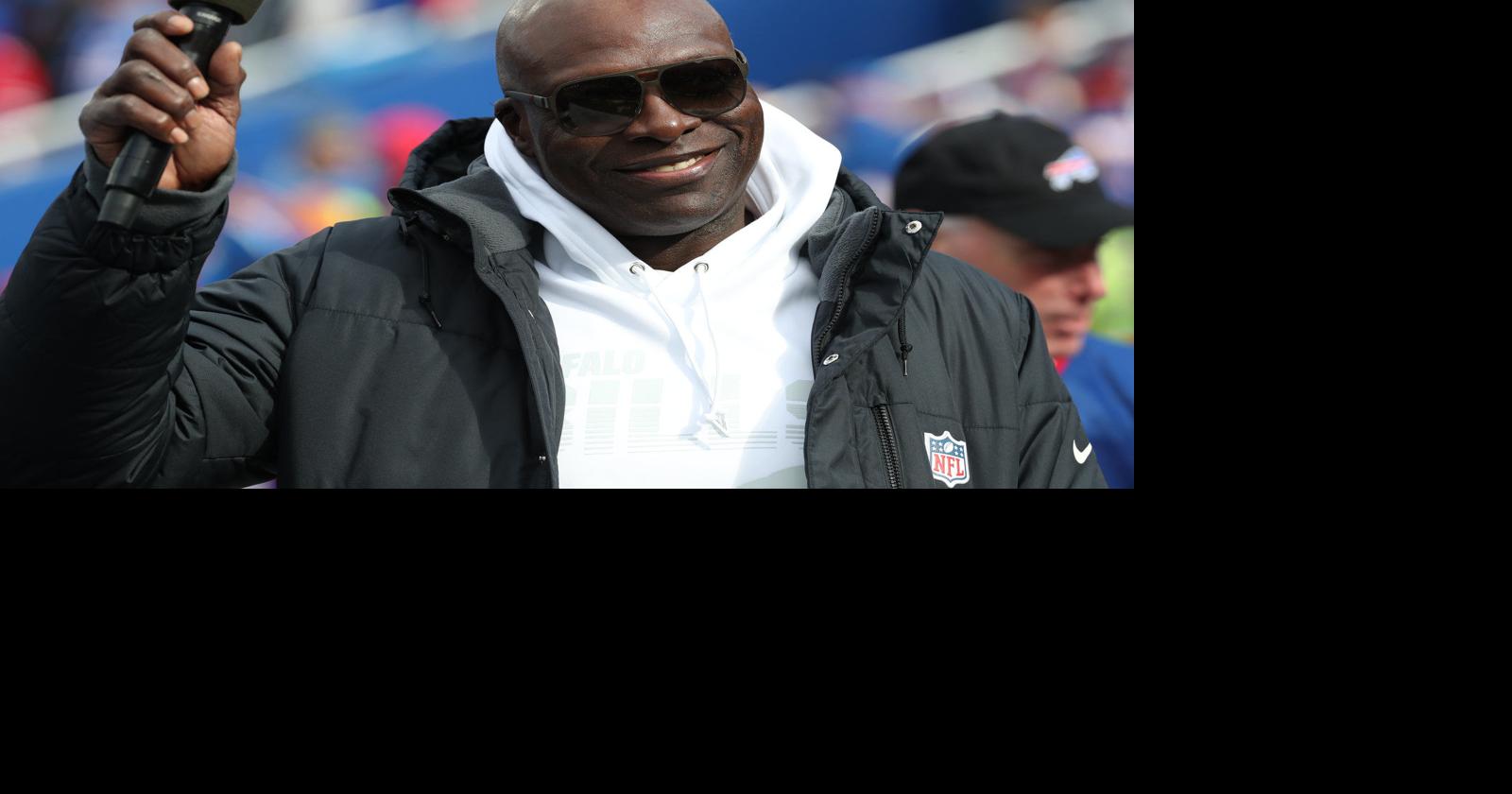 Bruce Smith commits all-time 'Family Feud' blooper, shocks host