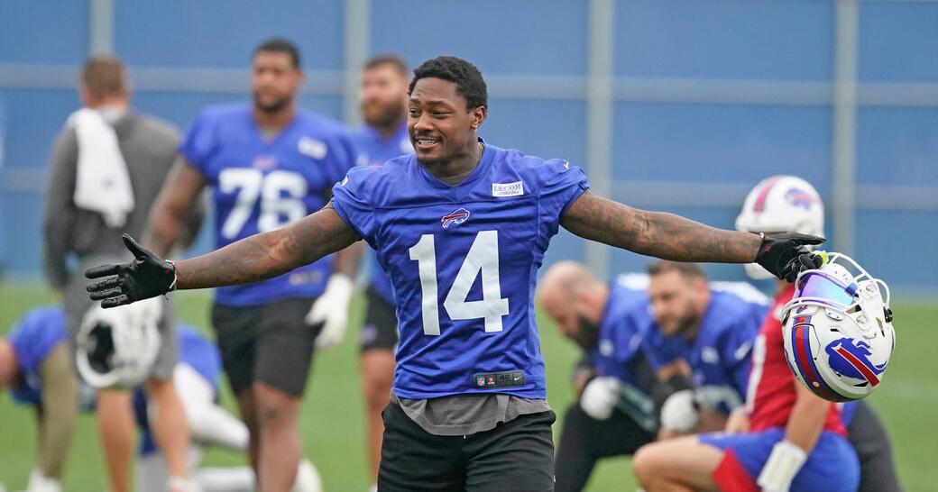 Stefon Diggs returns to 'Family Feud' on Sunday, but likely can't top ...