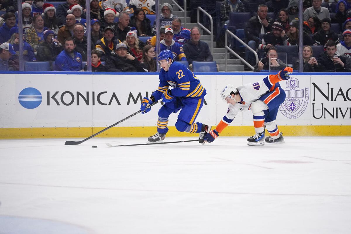 Sabres defeat Islanders, 3-2