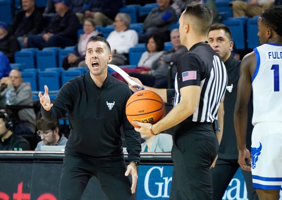 UB basketball gets blown out by Hofstra; Canisius scores most points ...