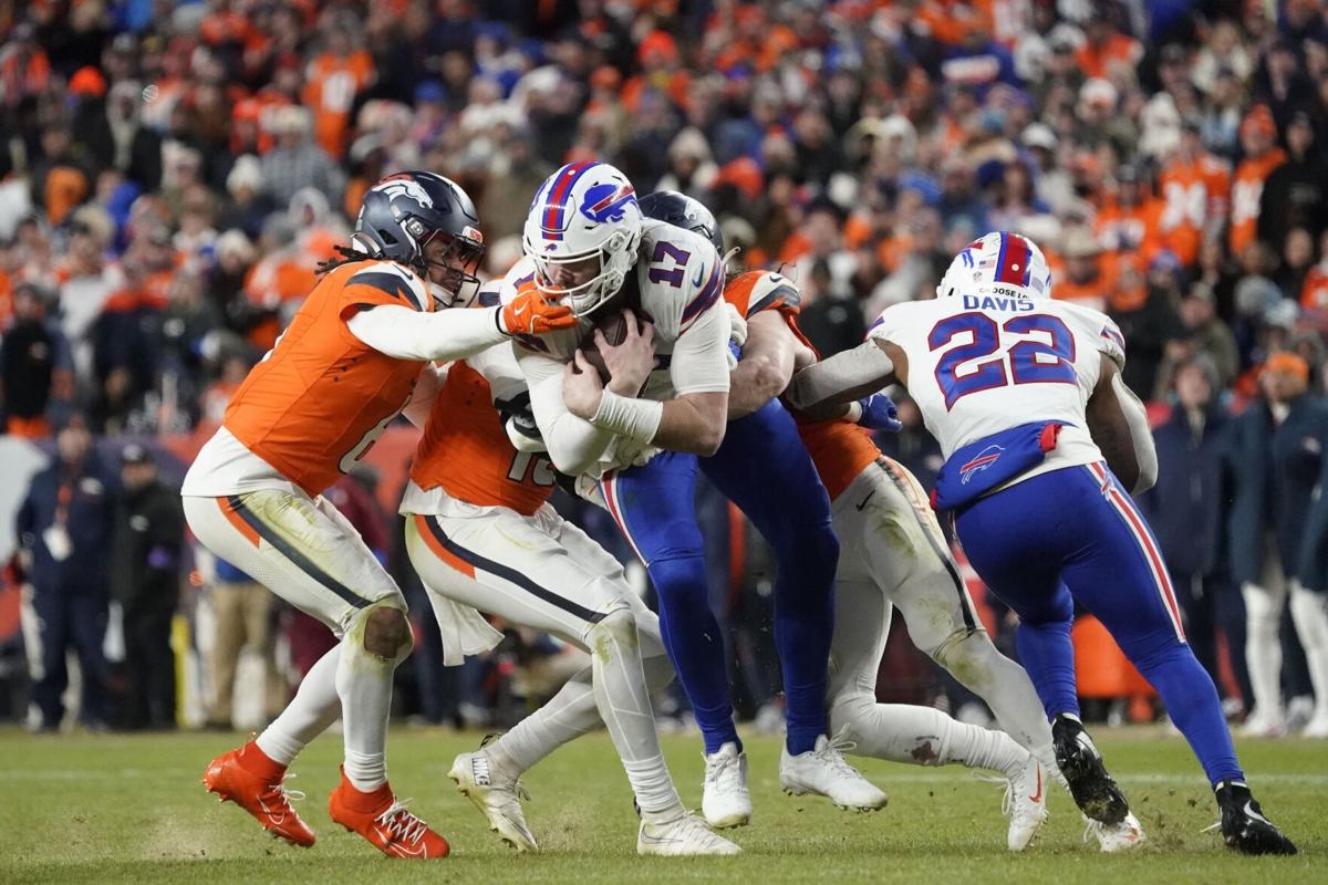 Alan Pergament: CBS' Nantz, Romo sharp on Bills playoff exit