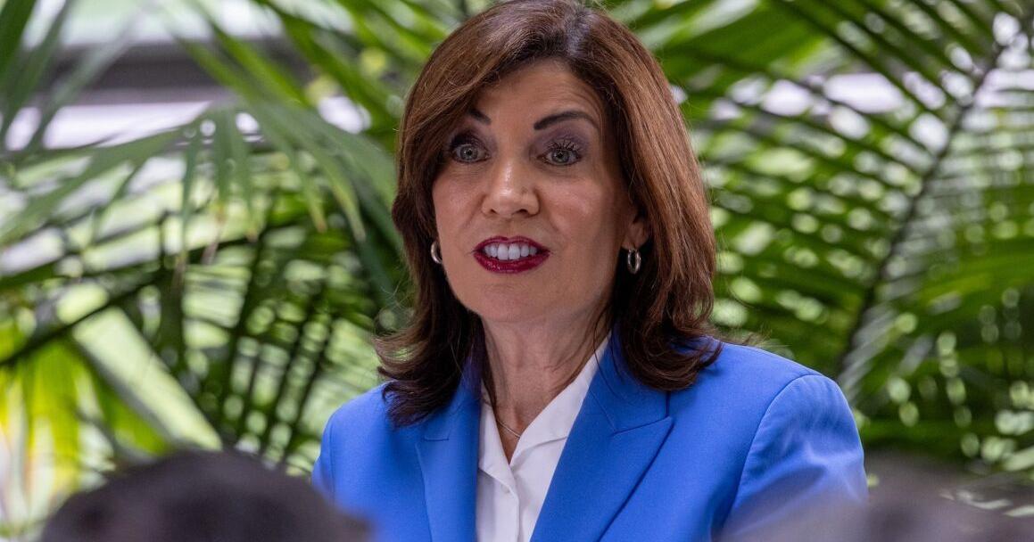 Poll shows Hochul easily winning re-election in NY