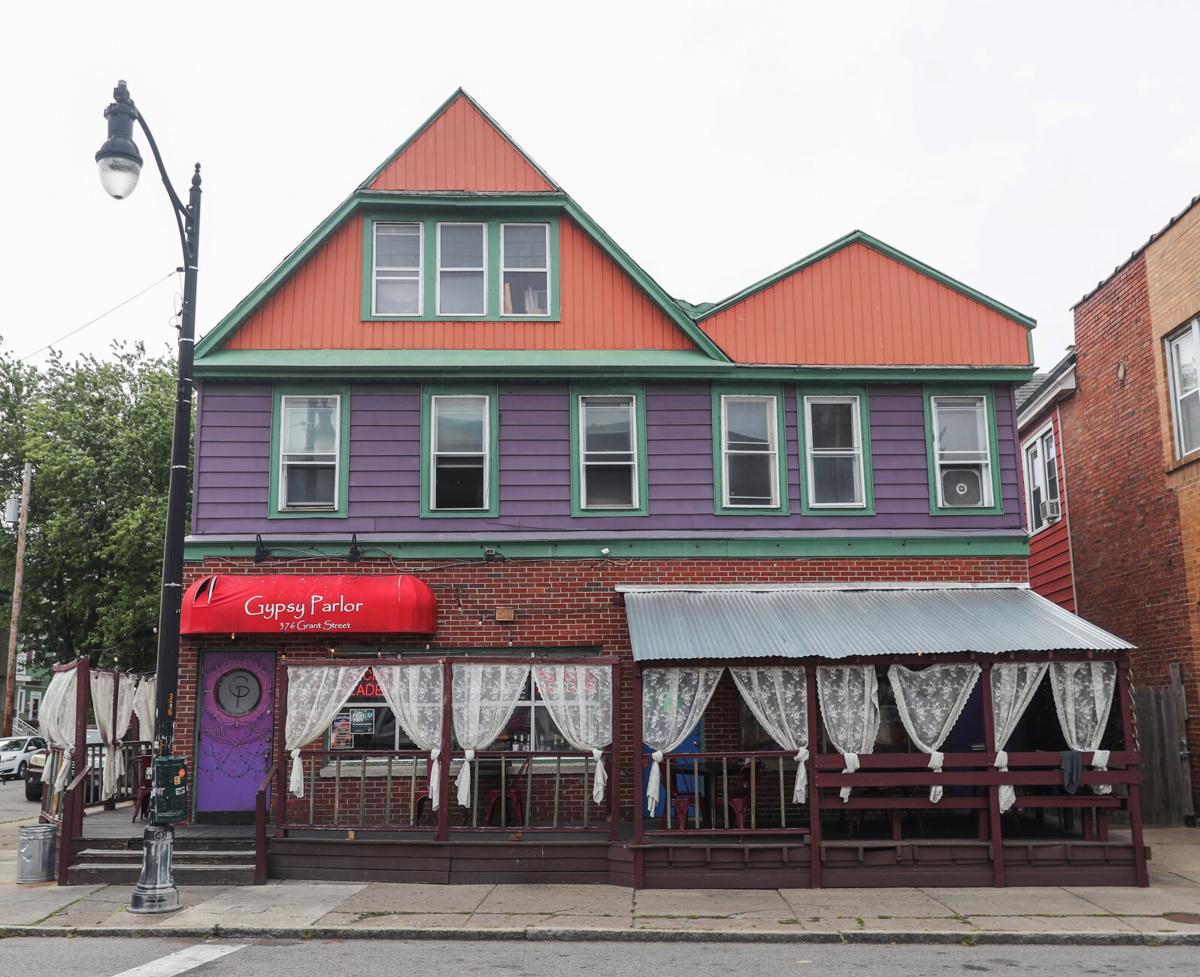 At Gypsy Parlor, a genuine West Side neighborhood restaurant
