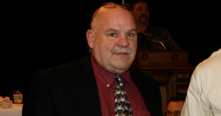 Carl Kuras, Cleveland Hill coach, administrator who co-founded Trench ...