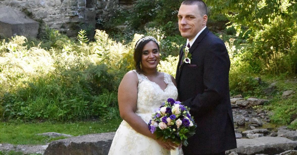 Stephanie Curthoys and Michael Birkemeier marry on Sept. 24