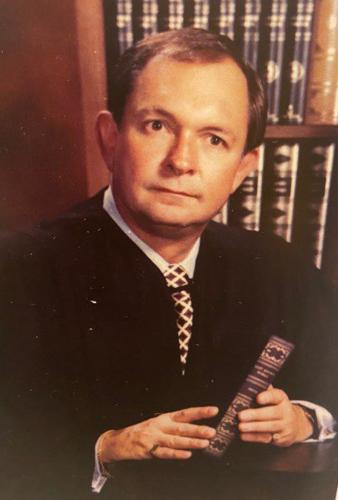 Frank R. Bayger, 89, controversial attorney was former State Supreme ...