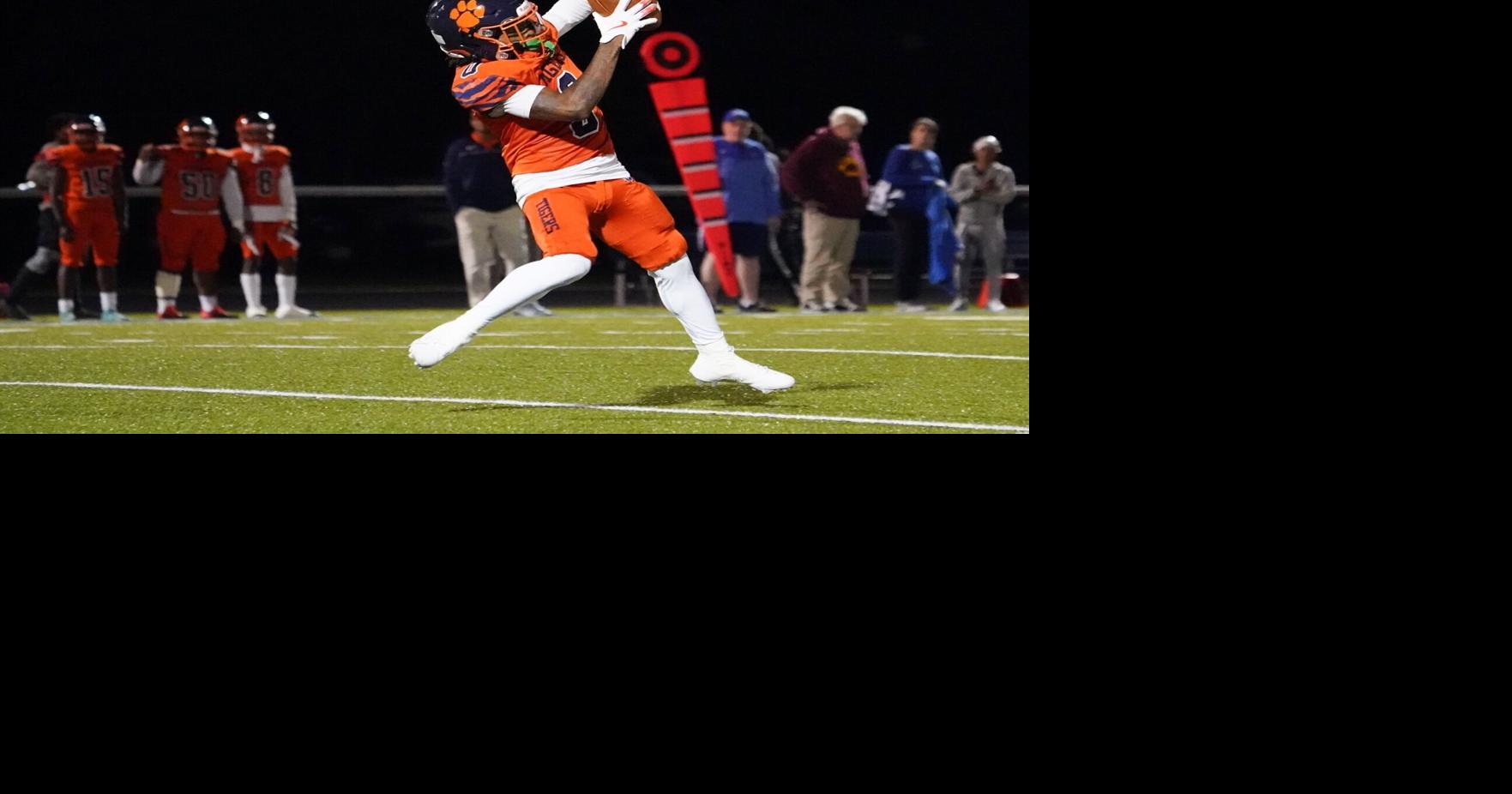 Bennett Tigers defeat Jamestown Red & Green 27-23