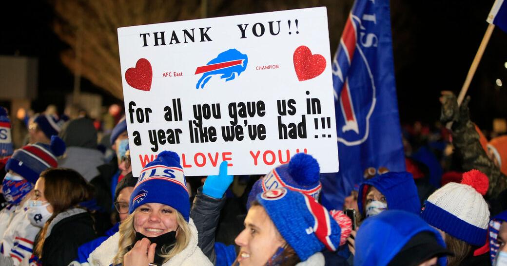 'We still Billieve': Fans turn out at airport to welcome home Bills