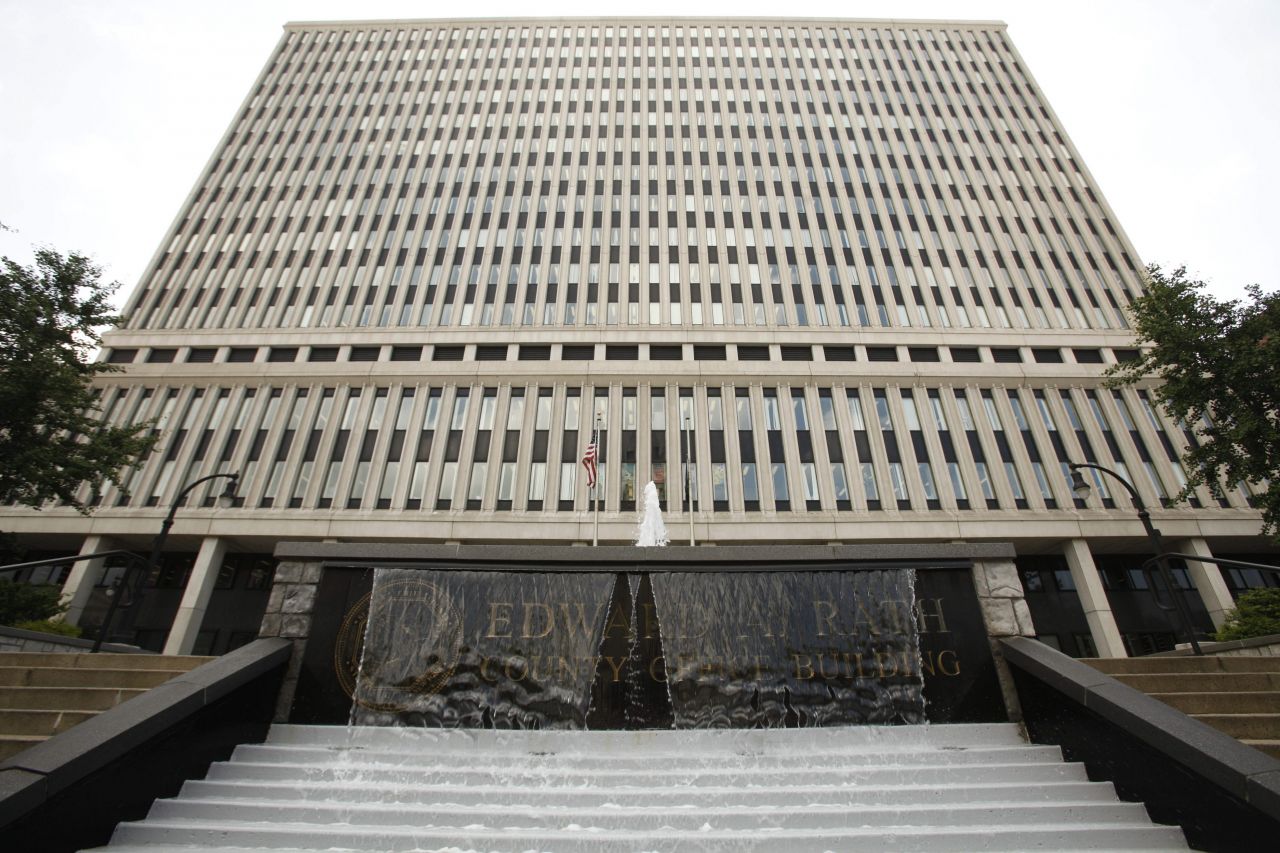 Erie County department heads fail to file oath cards