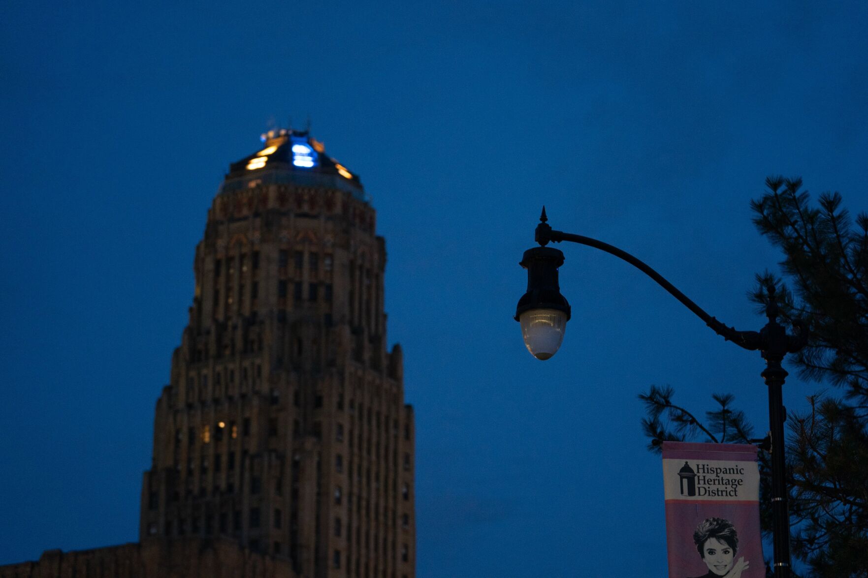 Why are so many streetlights in Buffalo broken?