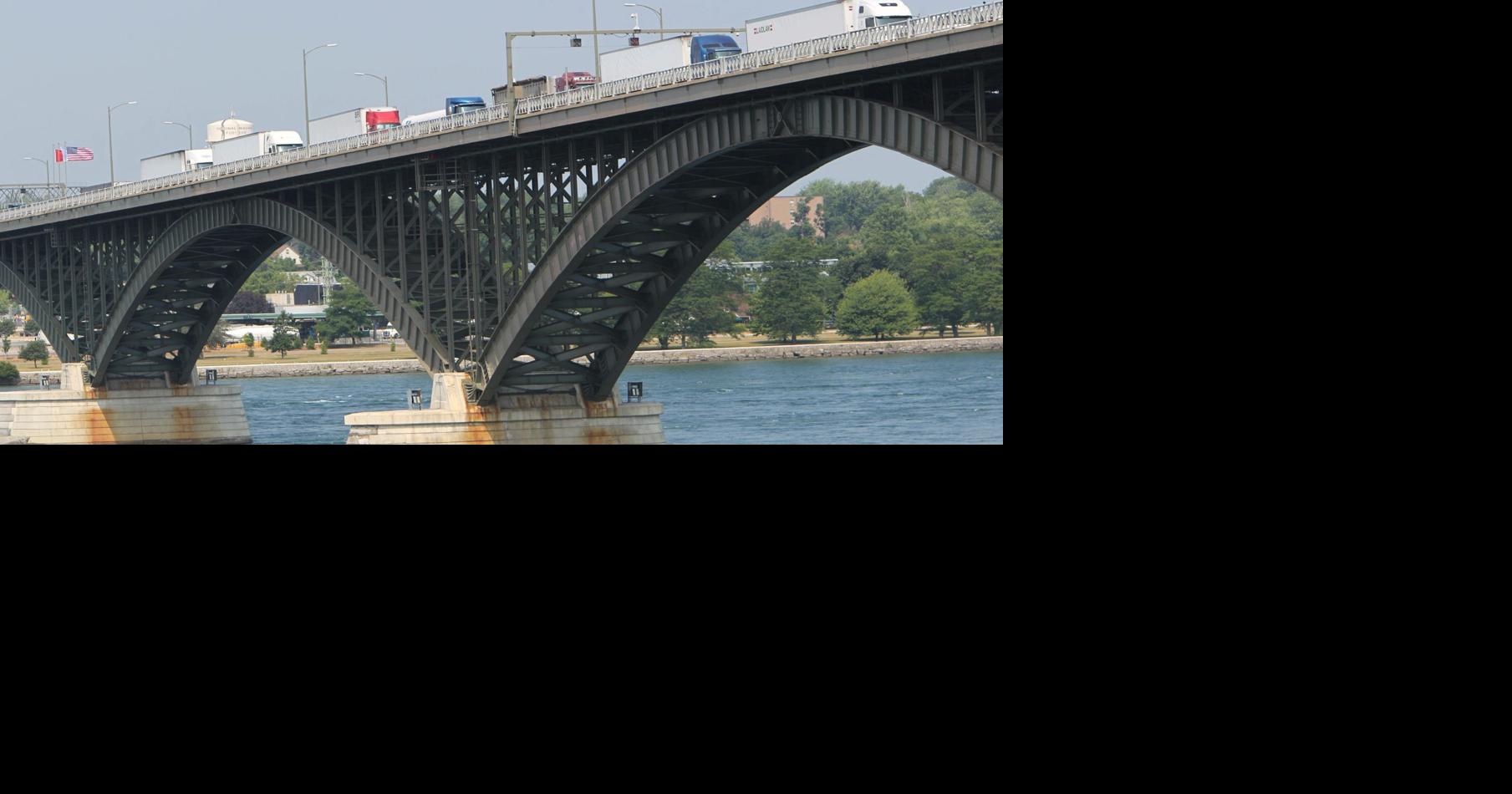 Wrong turn at Peace Bridge leads to seizure of $4,700 in counterfeit cash