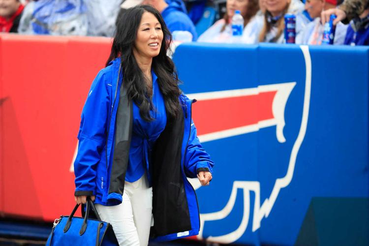 On birthday, Kelly Pegula posts childhood photo with mom Kim and says ...