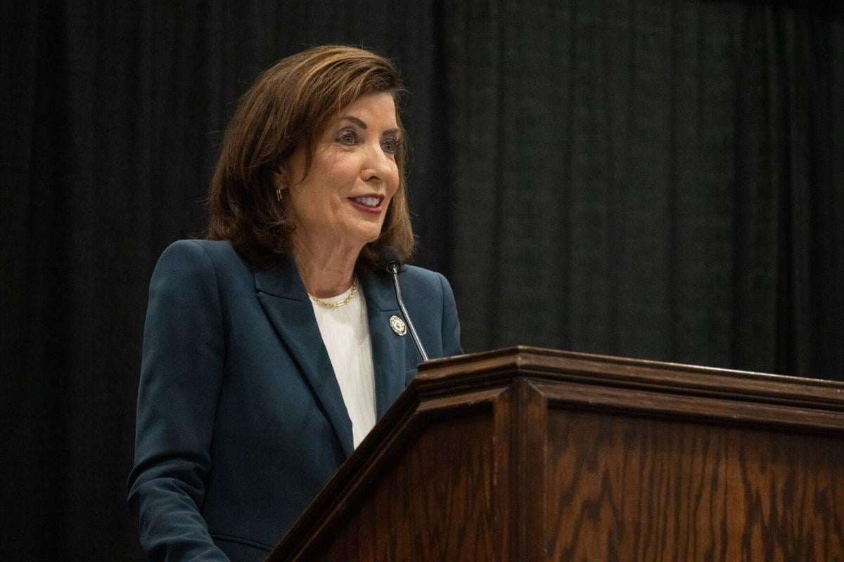 New poll: Stefanik gains ground on Hochul among independents