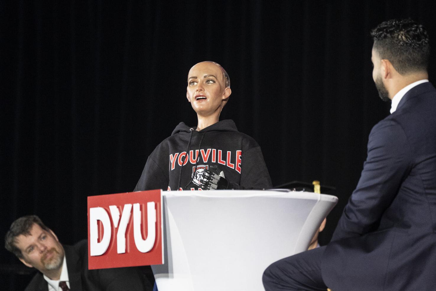 AI robot gives commencement speech at D’Youville University