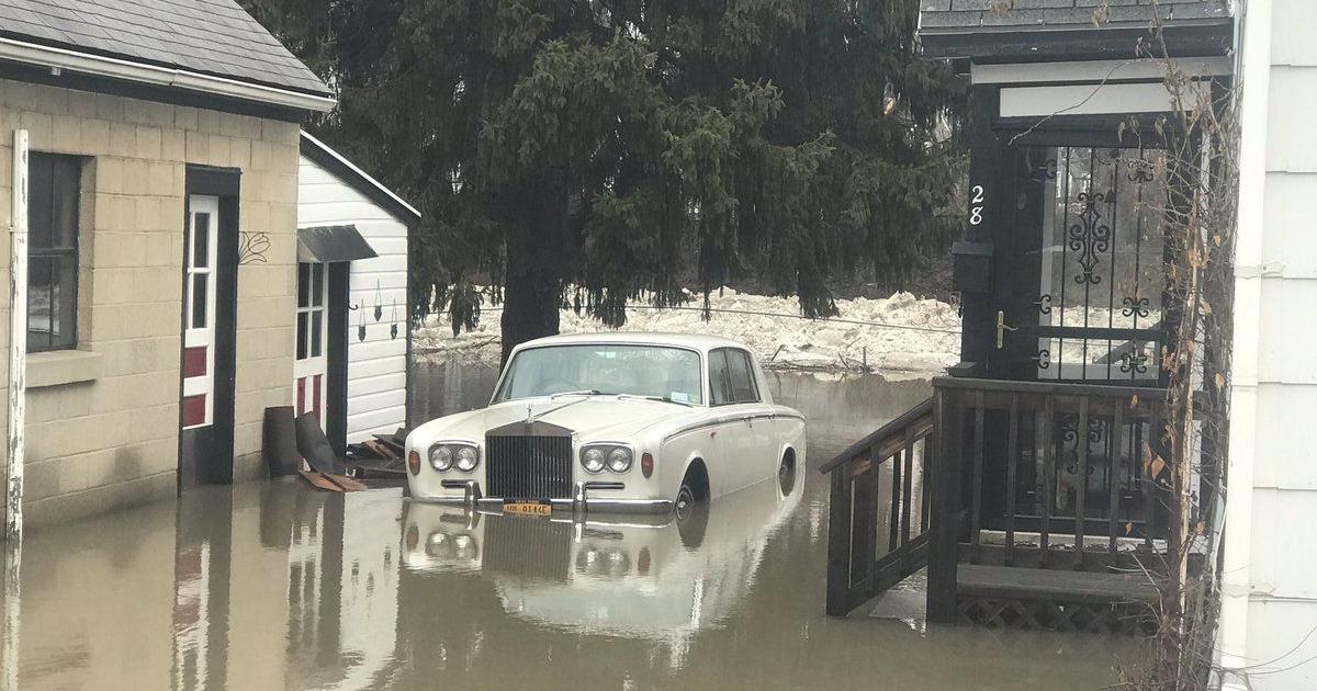 Buffalo Creek floods neighborhood in West Seneca; flooding closes ...