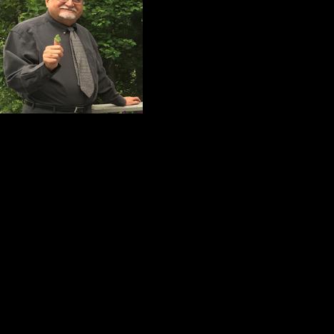 Mike Mazur, 77, singer and songwriter who celebrated the Queen City