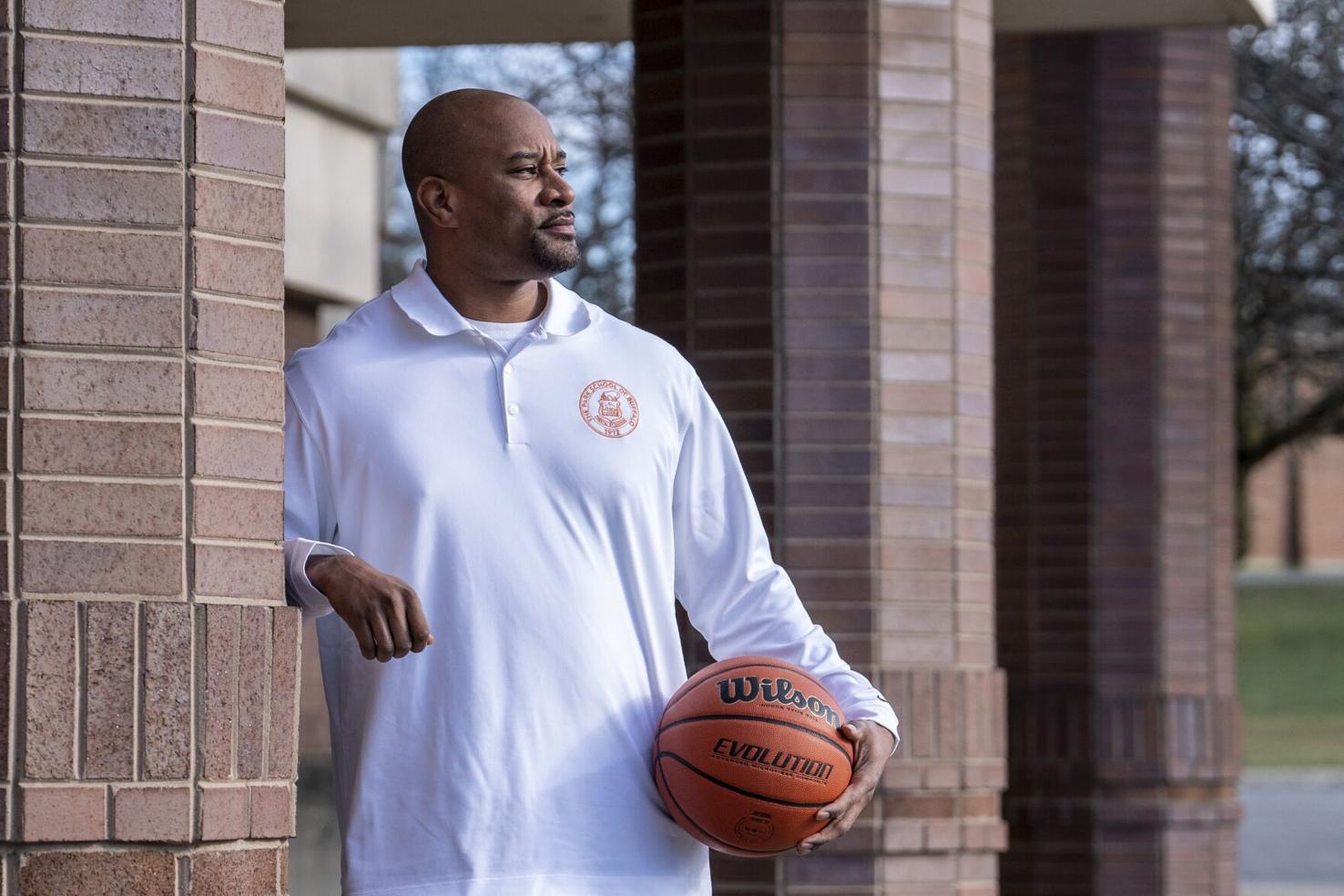 UB to honor men's basketball great Turner Battle