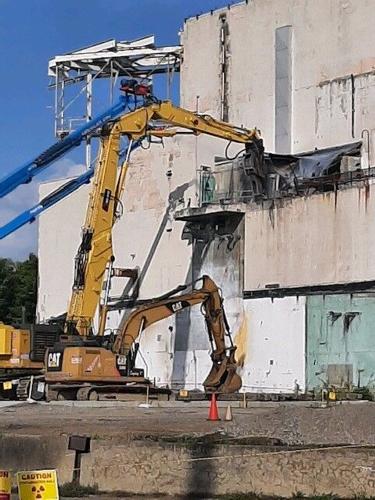 Demolition of nuclear building starts at West Valley