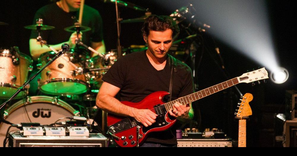 Dweezil Zappa comes back to Buffalo