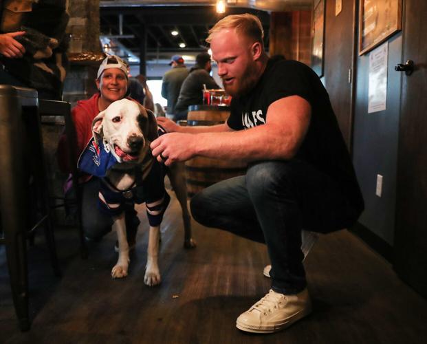 Buffalo Bills' Reid Ferguson, Tyler Matakevich host dog-friendly Yappy Hour