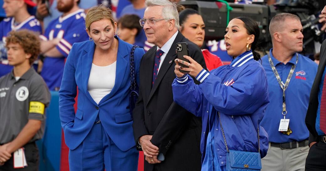 Laura Pegula represents Buffalo Bills at NFL meetings