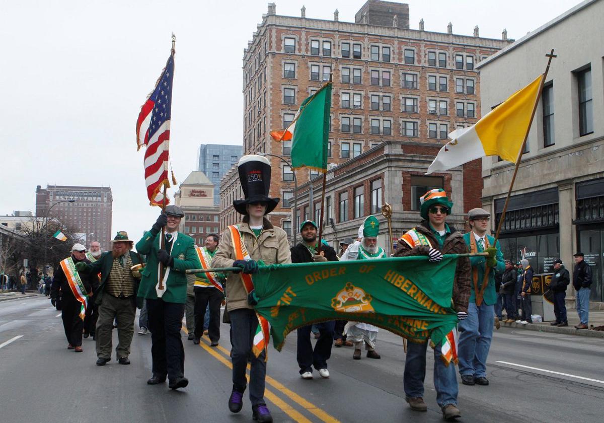 Postponed two years by the pandemic, Buffalo's St. Patrick's Day Parade ...