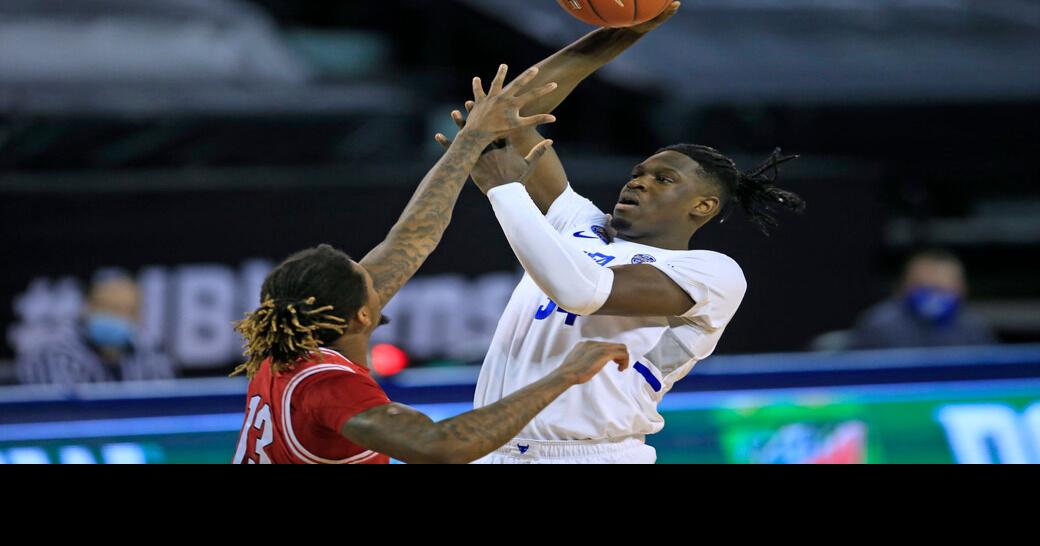 UB men's basketball picked to win MAC title