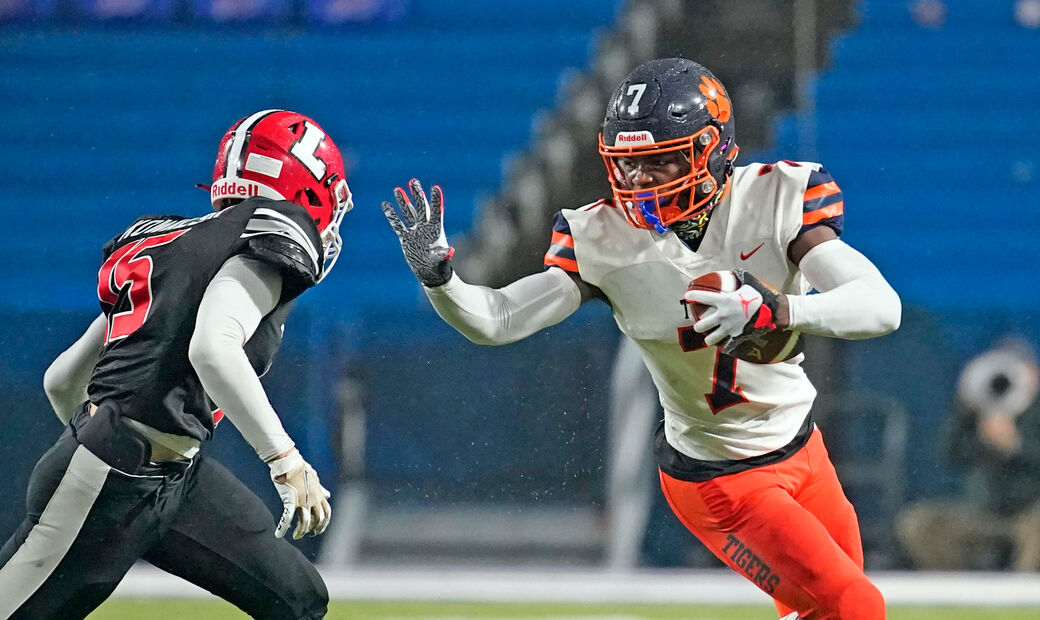 Connolly Cup announces 10 finalists for high school football player of ...
