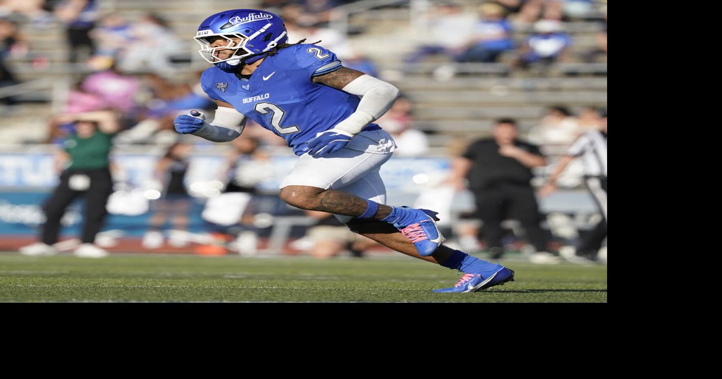 Buffalo beat Bowling Green as Red Murdock breaks NCAA record