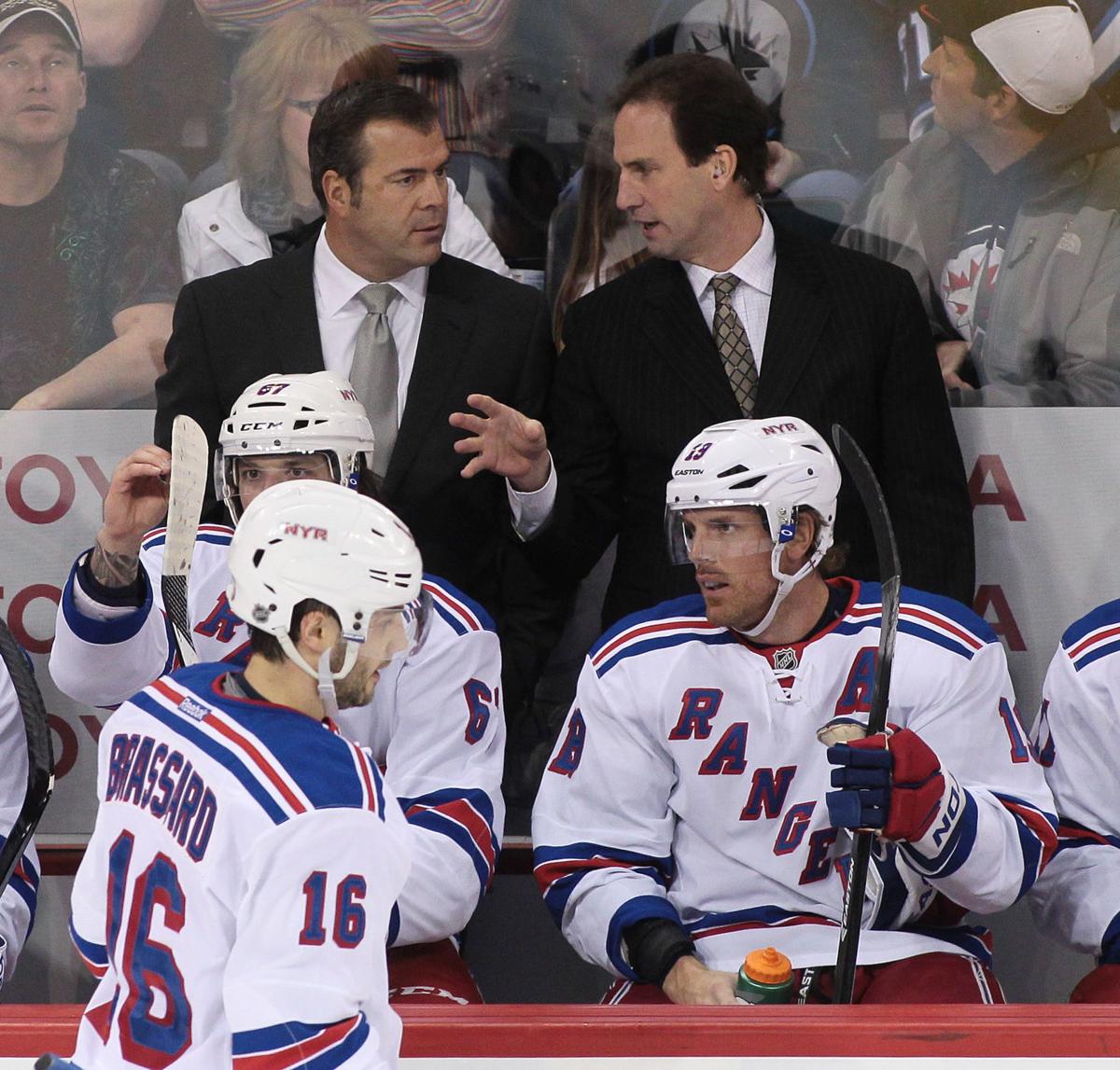 Scott Arniel remains in contention for Sabres' job, source says