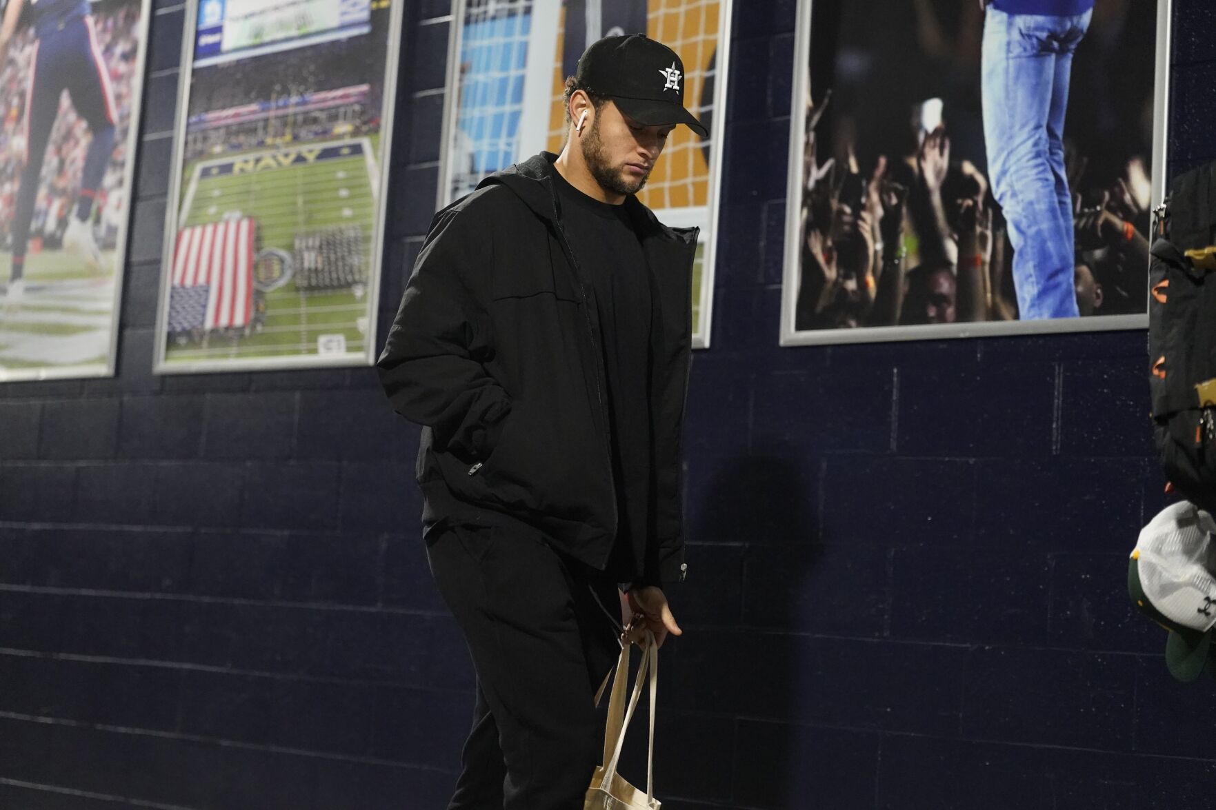 Terrel Bernard misses Patriots game; Jordan Phillips exits