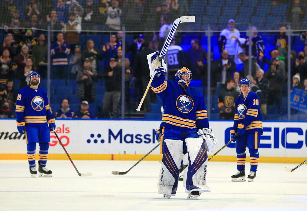 Sabres' Craig Anderson becomes sixth U.S.-born goalie to 300 wins