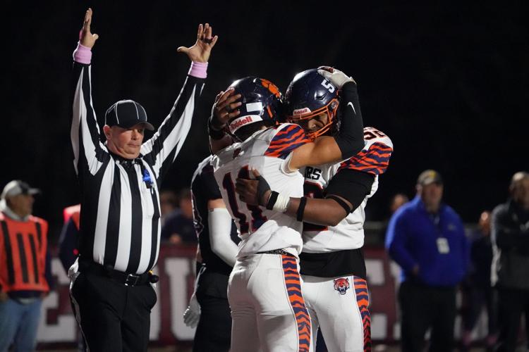 Bennett's clinches league title with win over Orchard Park