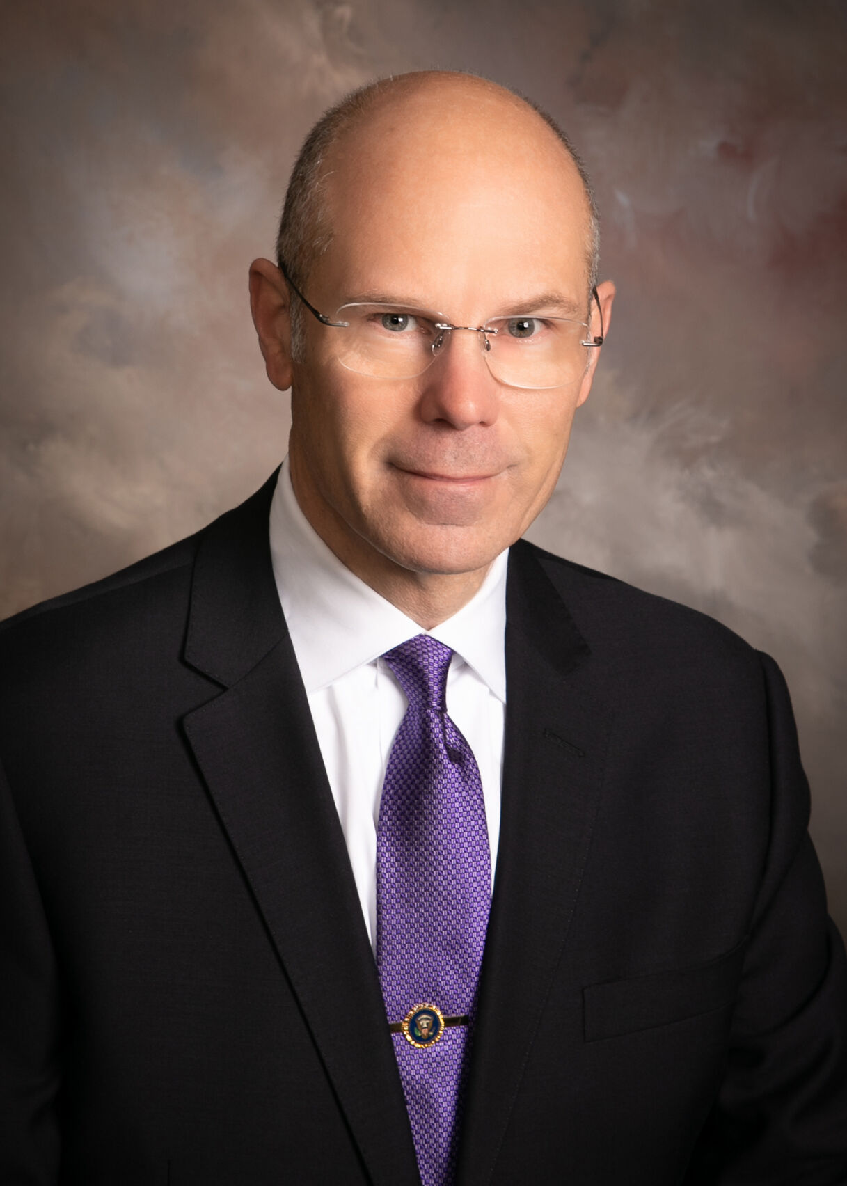 Mill Middle science teacher wins distinguished teaching award