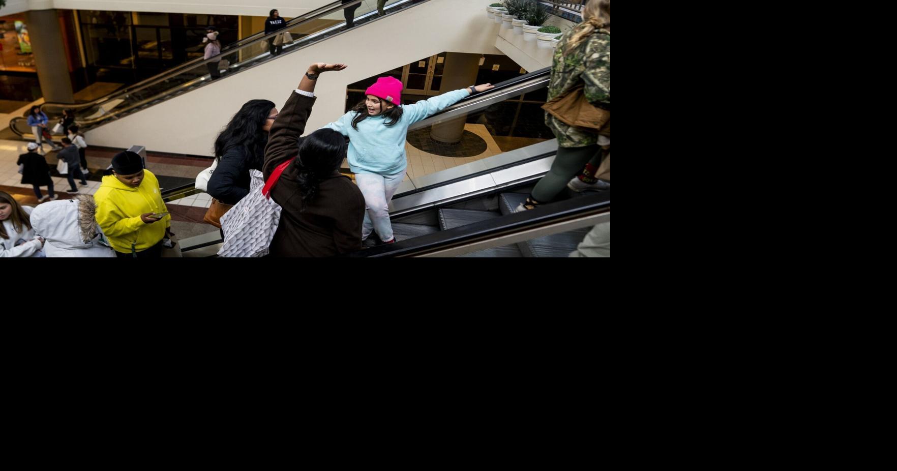 Deal hunters line up in the wee hours of Black Friday