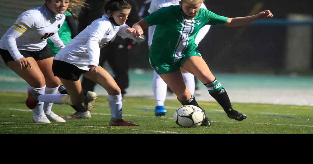 Sarah Woods' goal in overtime lifts Lew-Port into girls soccer state ...