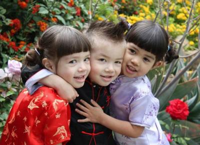 Surrogate mom provides the blessing of triplets to their new family ...