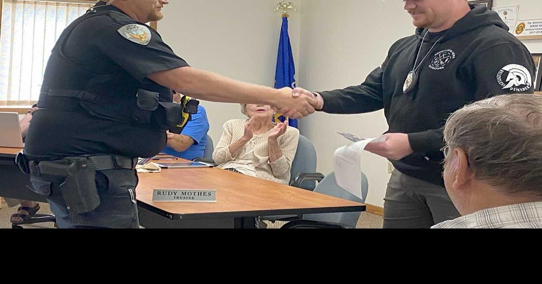 Siren officer honored for actions | News | burnettcountysentinel.com