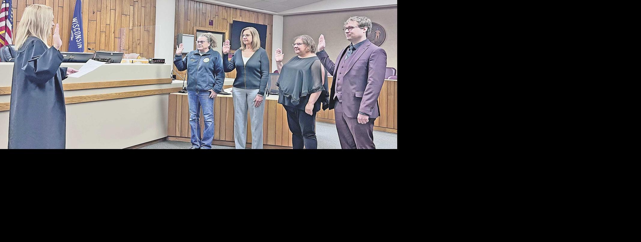 New terms begin for county officials | News | burnettcountysentinel.com