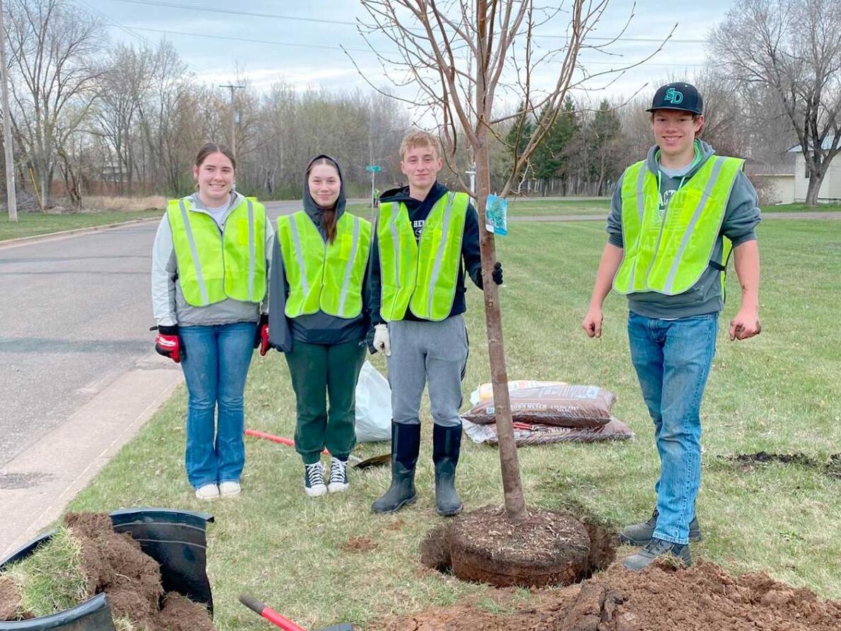 Siren Tree Project | News | burnettcountysentinel.com