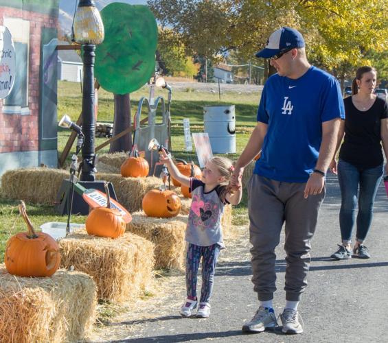 PHOTO GALLERY: North Logan Pumpkin Walk 2017 | Photo Galleries ...