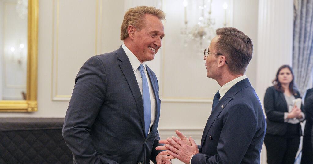 Former Ambassador Jeff Flake appointed chair of World Trade Center Utah ...