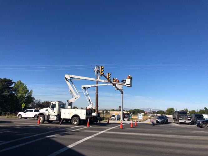 UDOT helps keep traffic signals clear of snow with new ‘heat tape ...